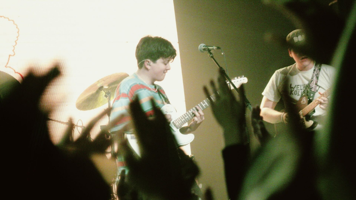 Boy Pablo faz São Paulo dançar em show mágico que mais parece reunião ...