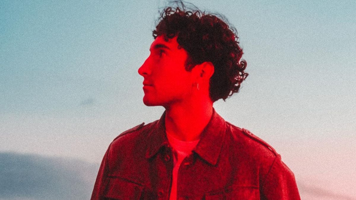 Descubra Levi Evans, artista multitalentoso da música alternativa atual ...